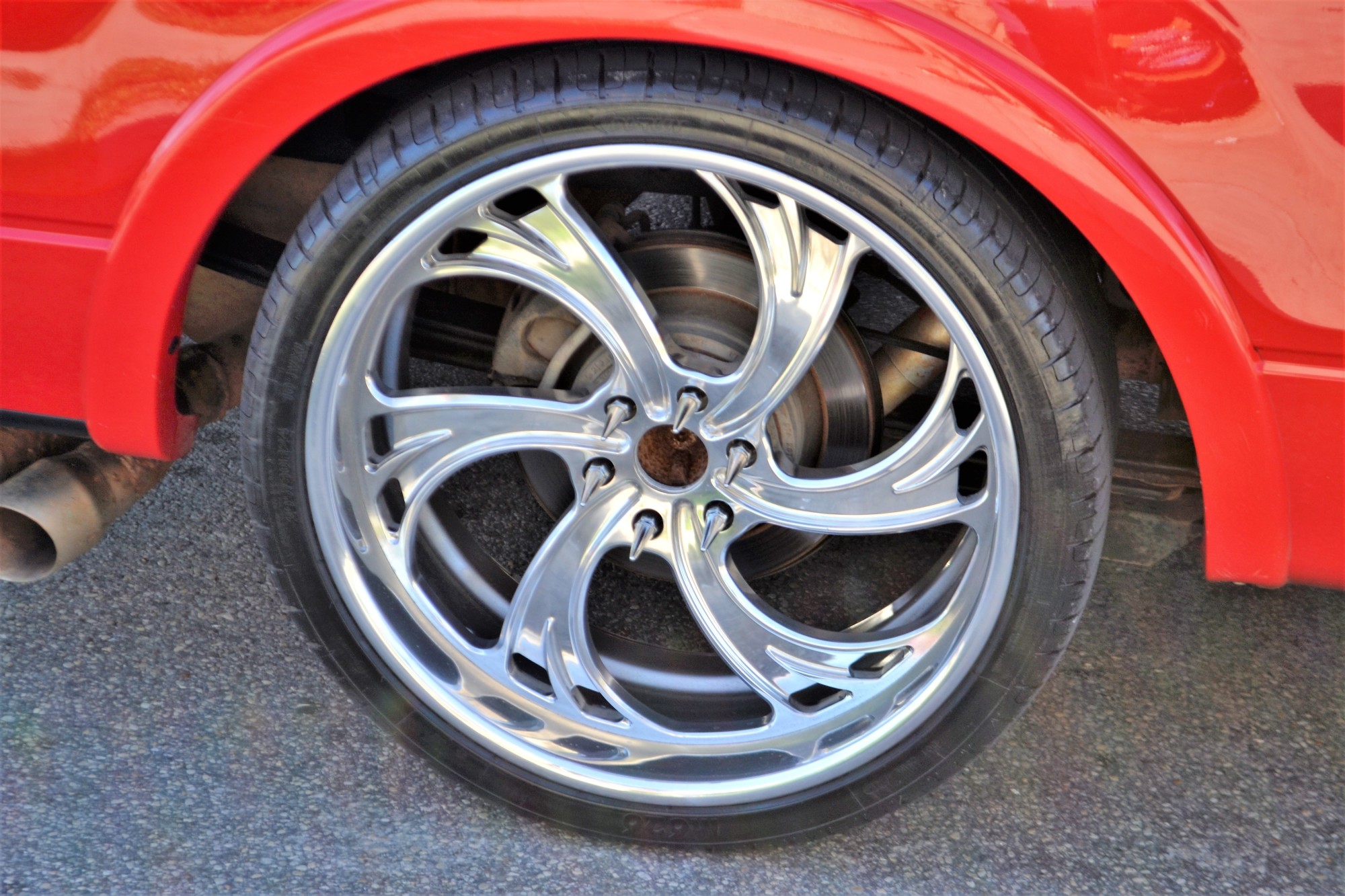 Up Your Shoe Game: Choosing the Right Custom Wheels for Your Vehicle ...