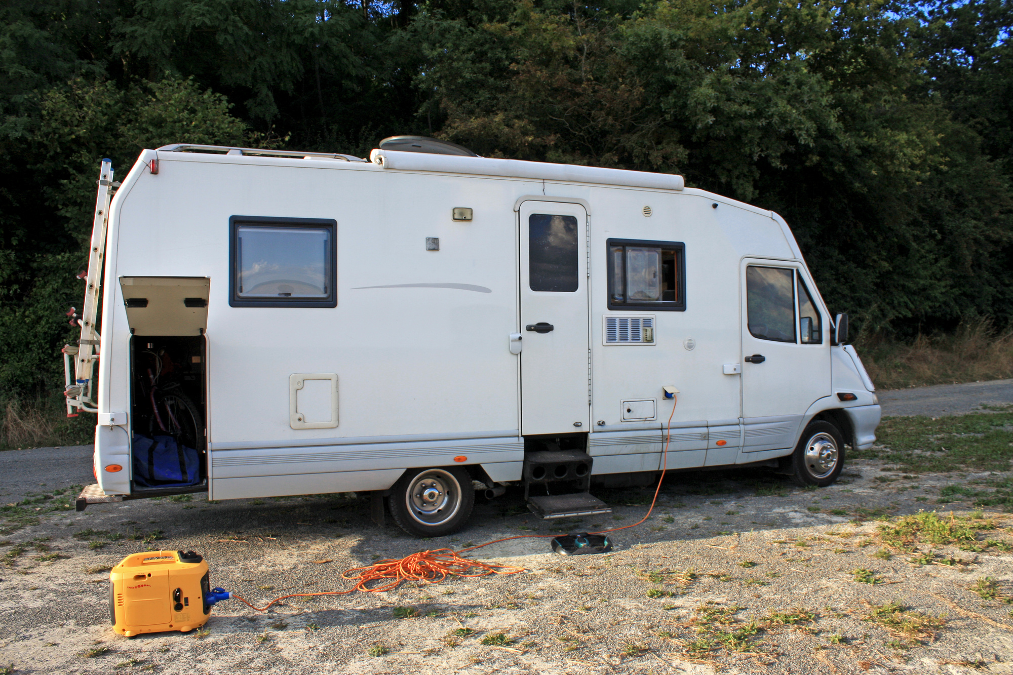 A Beginner's Guide to Choosing the Perfect Family RV - Side Car